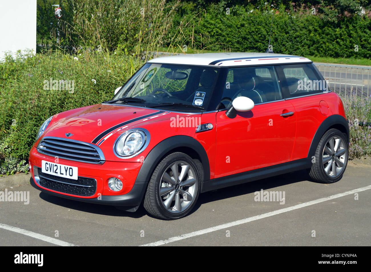 Red mini cooper classic hi-res stock photography and images - Alamy