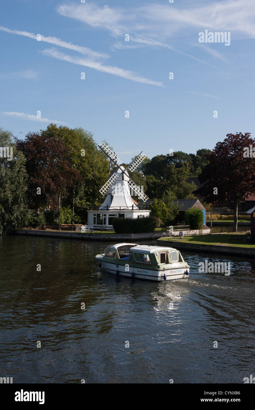 Passing cruiser hi-res stock photography and images - Alamy