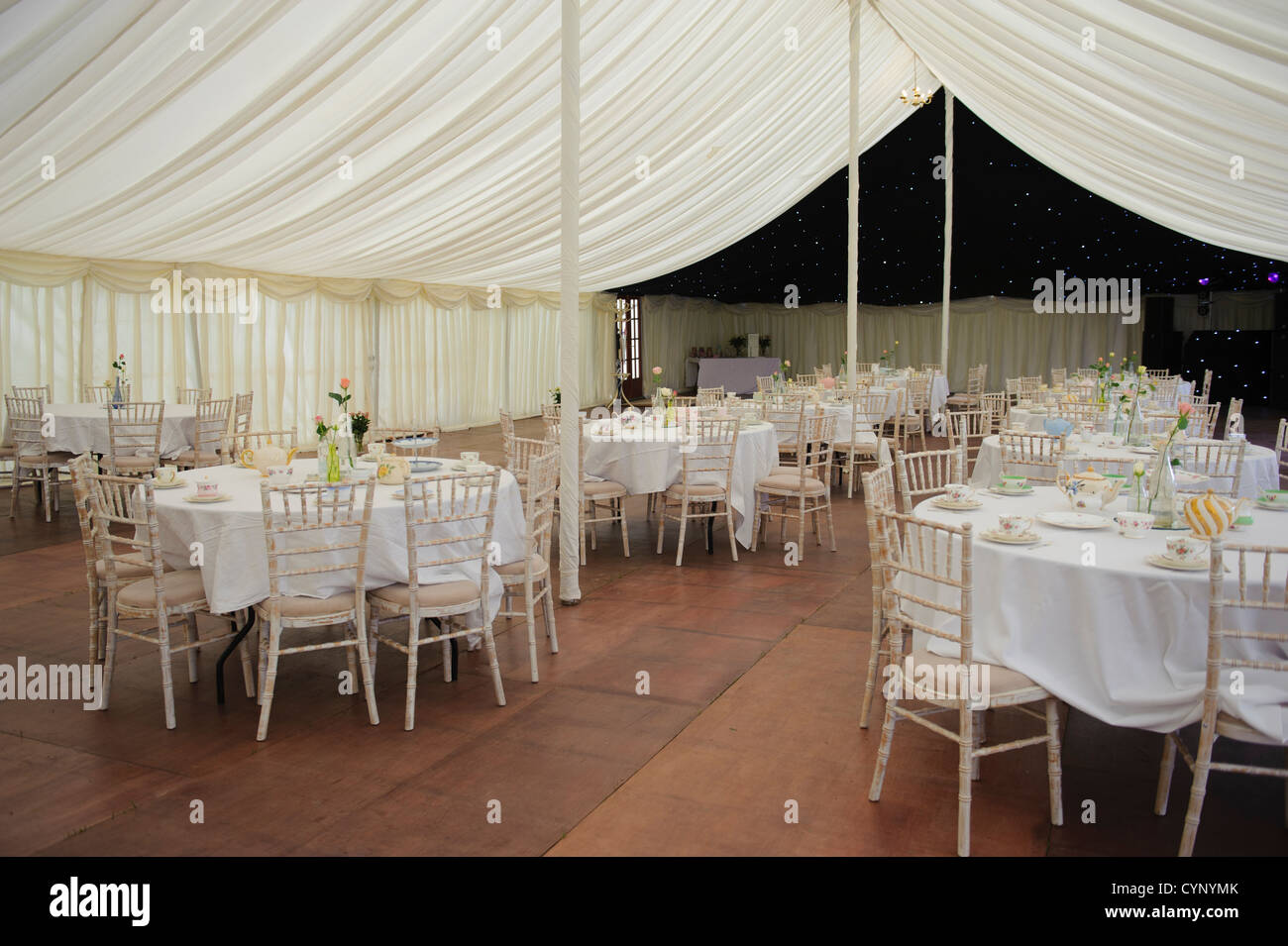 Marquee tables hi-res stock photography and images - Alamy
