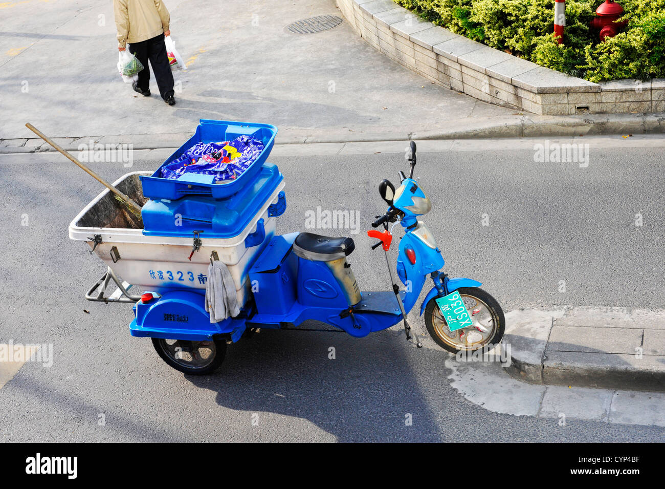 A street cleaners vehicle in Shanghai Stock Photo - Alamy
