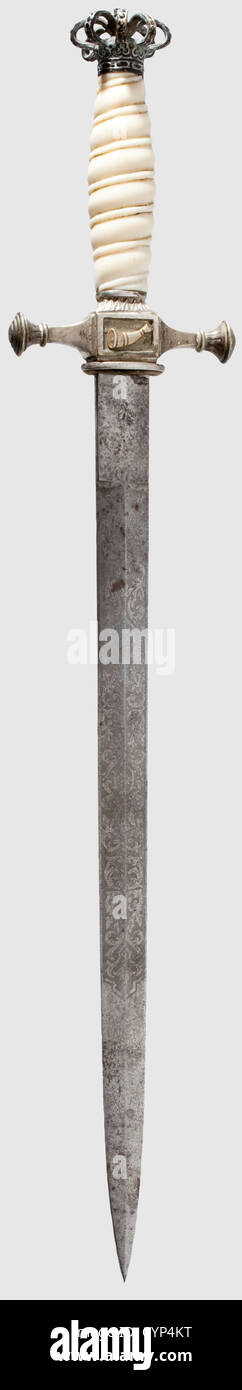 Quillon dagger hi-res stock photography and images - Alamy