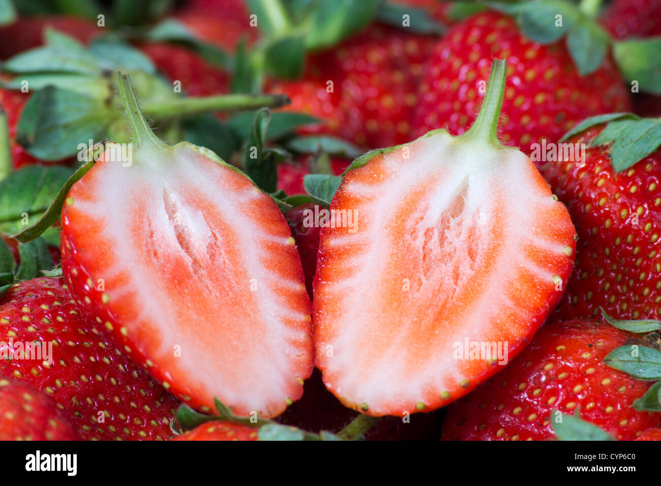 Background with bright red strawberry Stock Photo - Alamy
