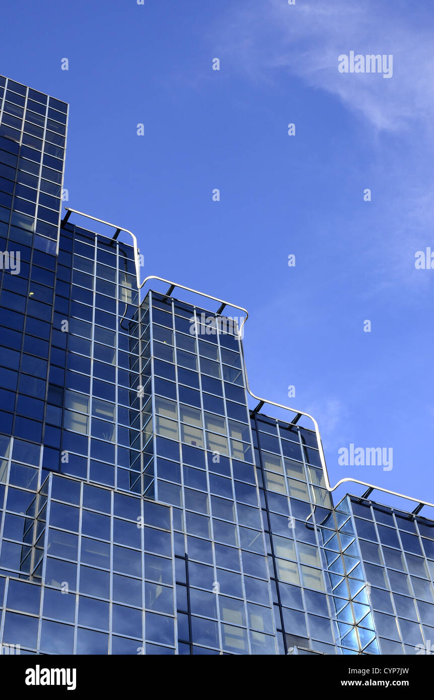 Modern london office development hi-res stock photography and images ...