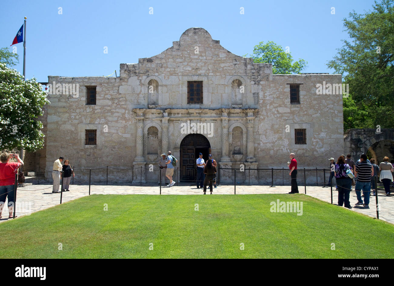 The chapel of the Alamo Mission located in downtown San Antonio, Texas ...