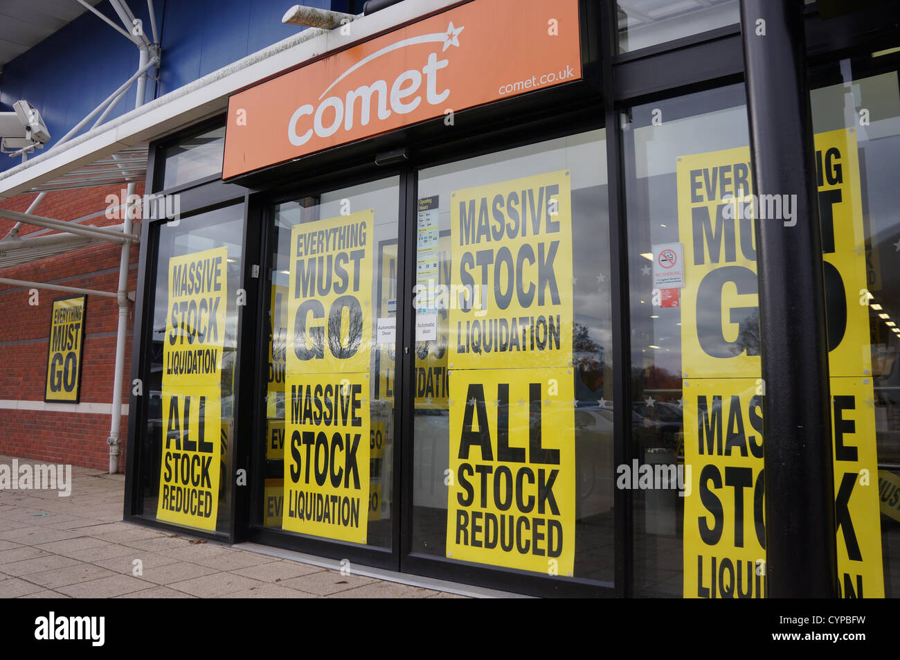 8th November 2012. Comet store front in Worcester, UK on the first day ...