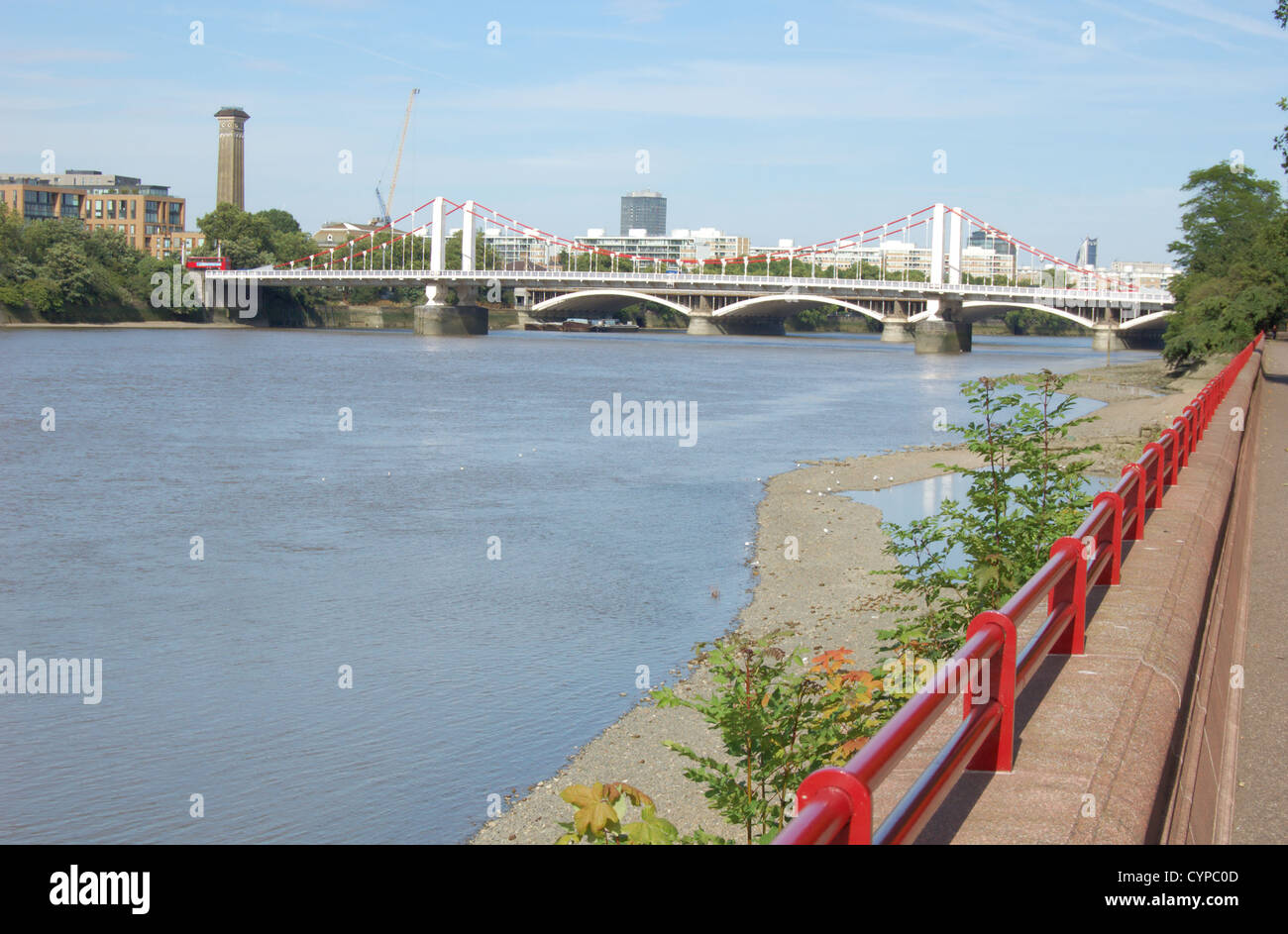 Chelsea waterfront hi-res stock photography and images - Alamy