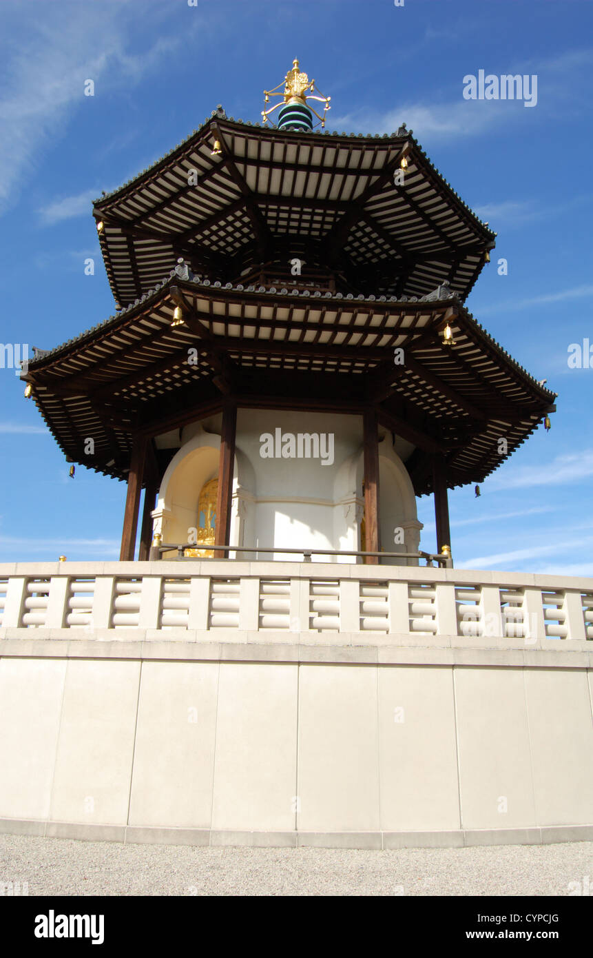 The Peace Pagoda in Battersea Park in London, England Stock Photo - Alamy