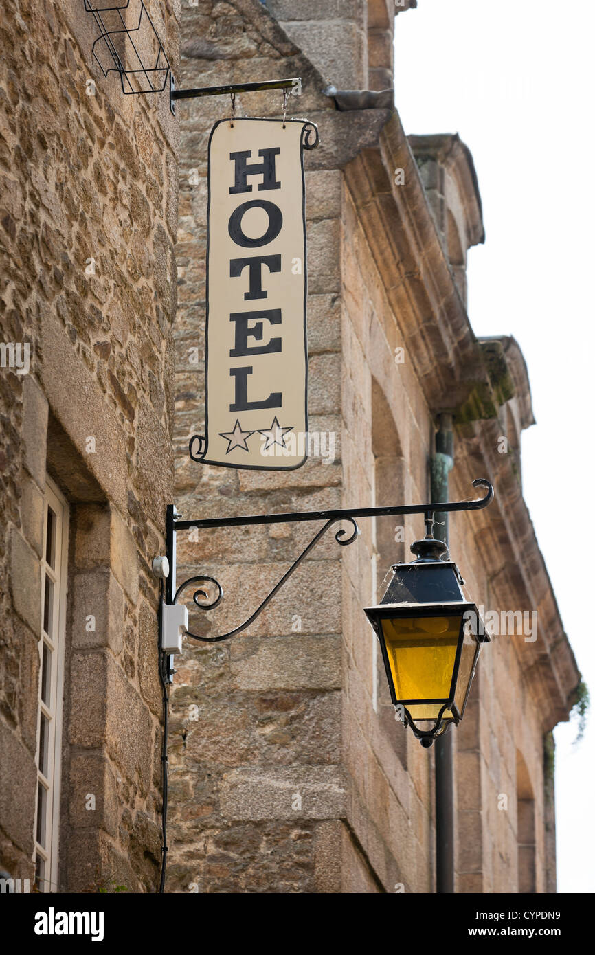 Hotel exterior entrance sign facade hi-res stock photography and images ...