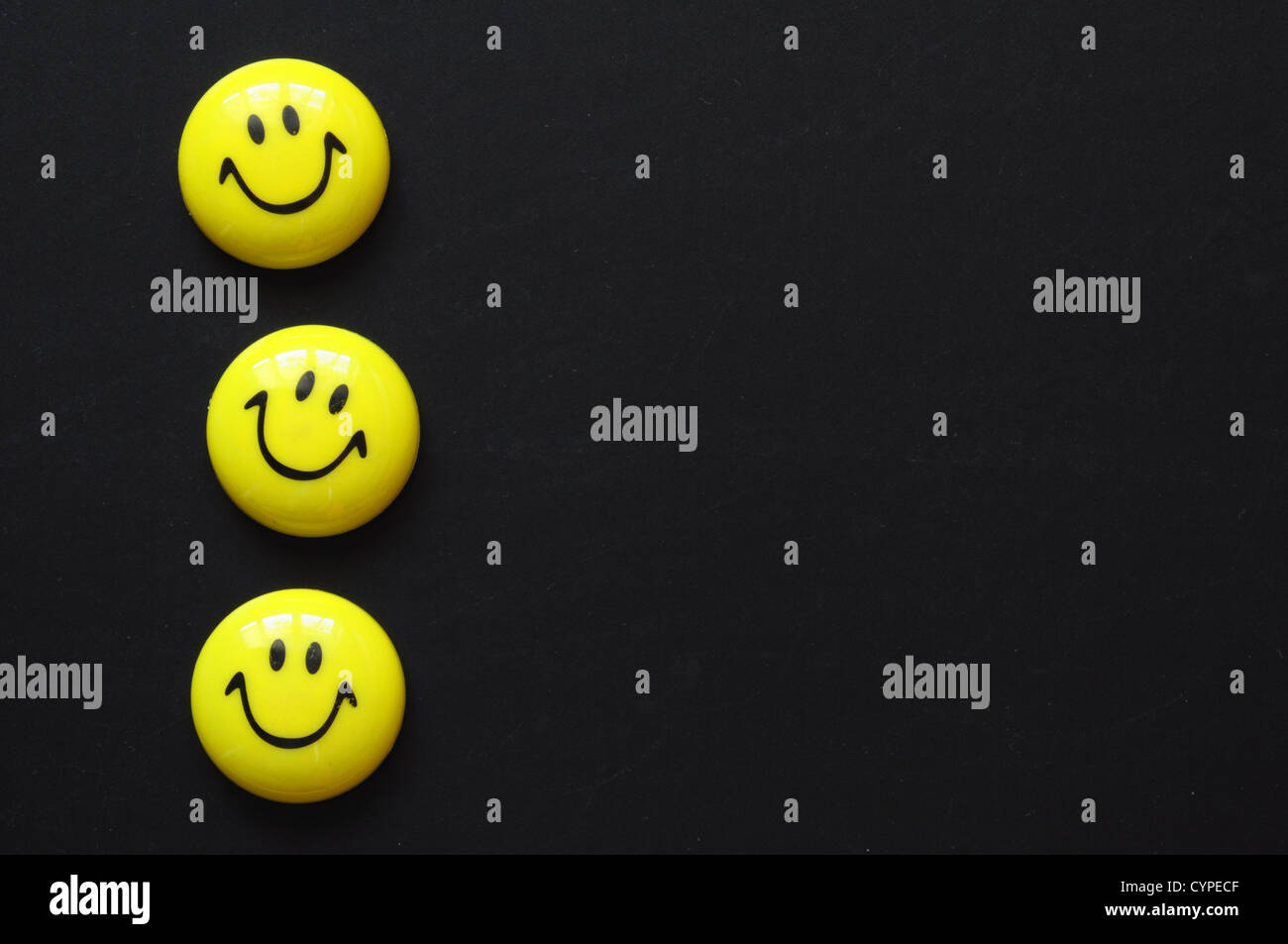 Yellow smiley hi-res stock photography and images - Alamy
