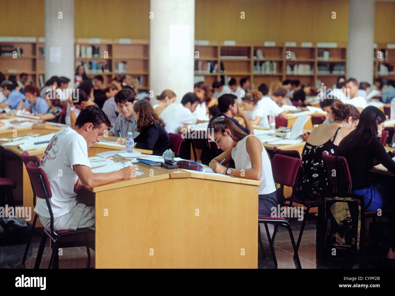 Interior de biblioteca hi-res stock photography and images - Alamy