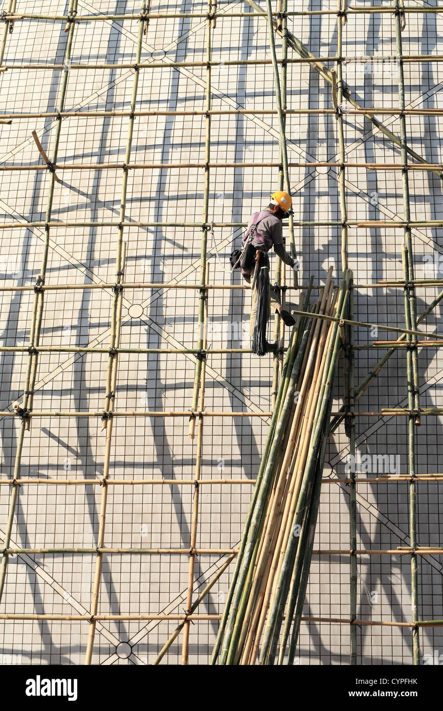 building a scaffold with bamboo in Hong Kong Stock Photo - Alamy