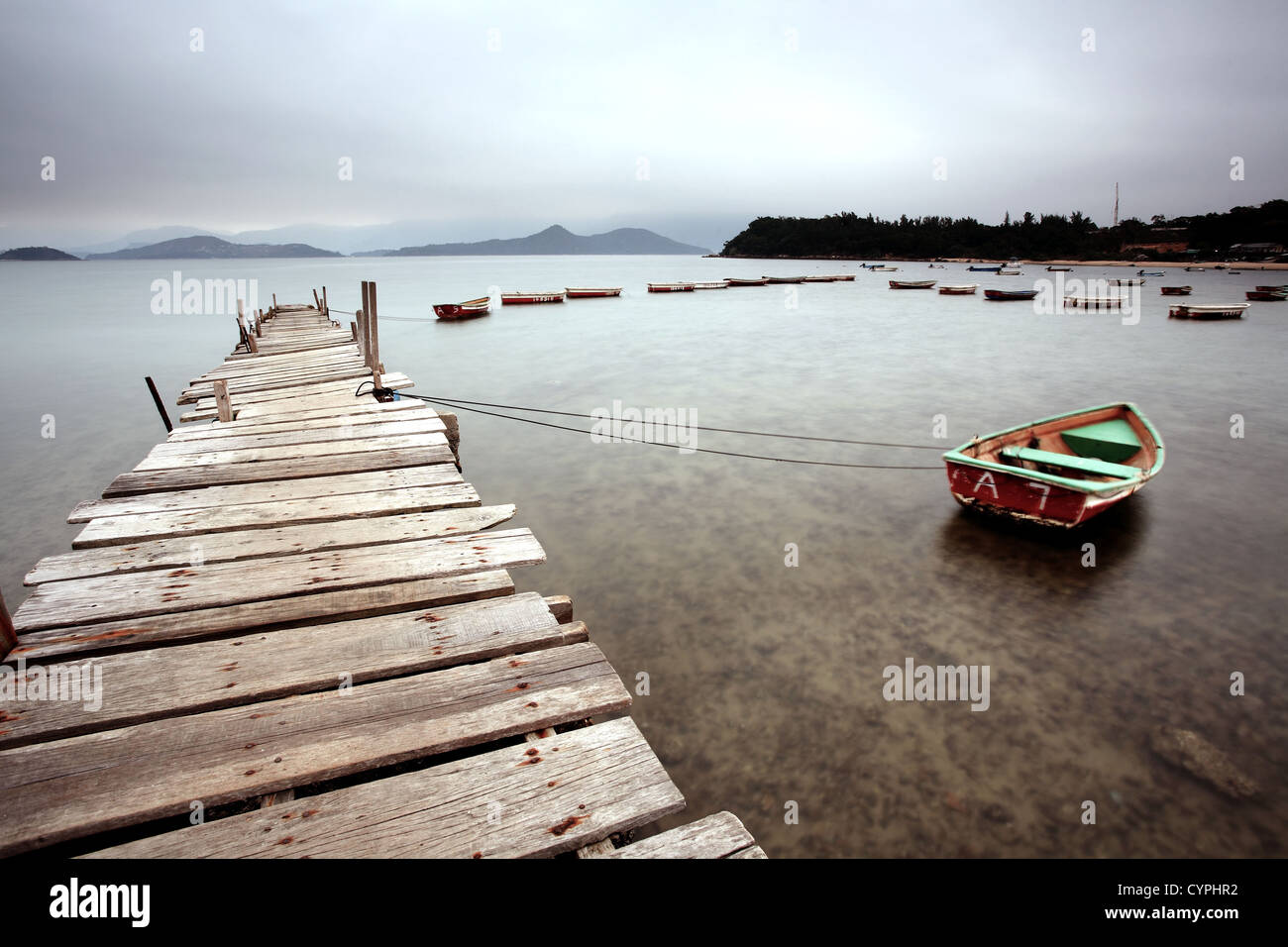 Boats peer hi-res stock photography and images - Alamy