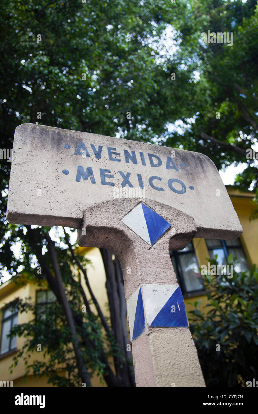 Avenida Mexico Sign in Condesa - Mexico City DF Stock Photo - Alamy