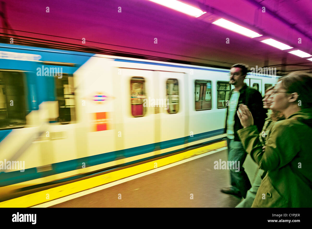 Metro de madrid hi-res stock photography and images - Alamy