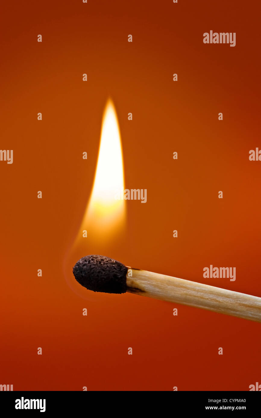 flame of a match llama de una cerilla encendida Stock Photo - Alamy