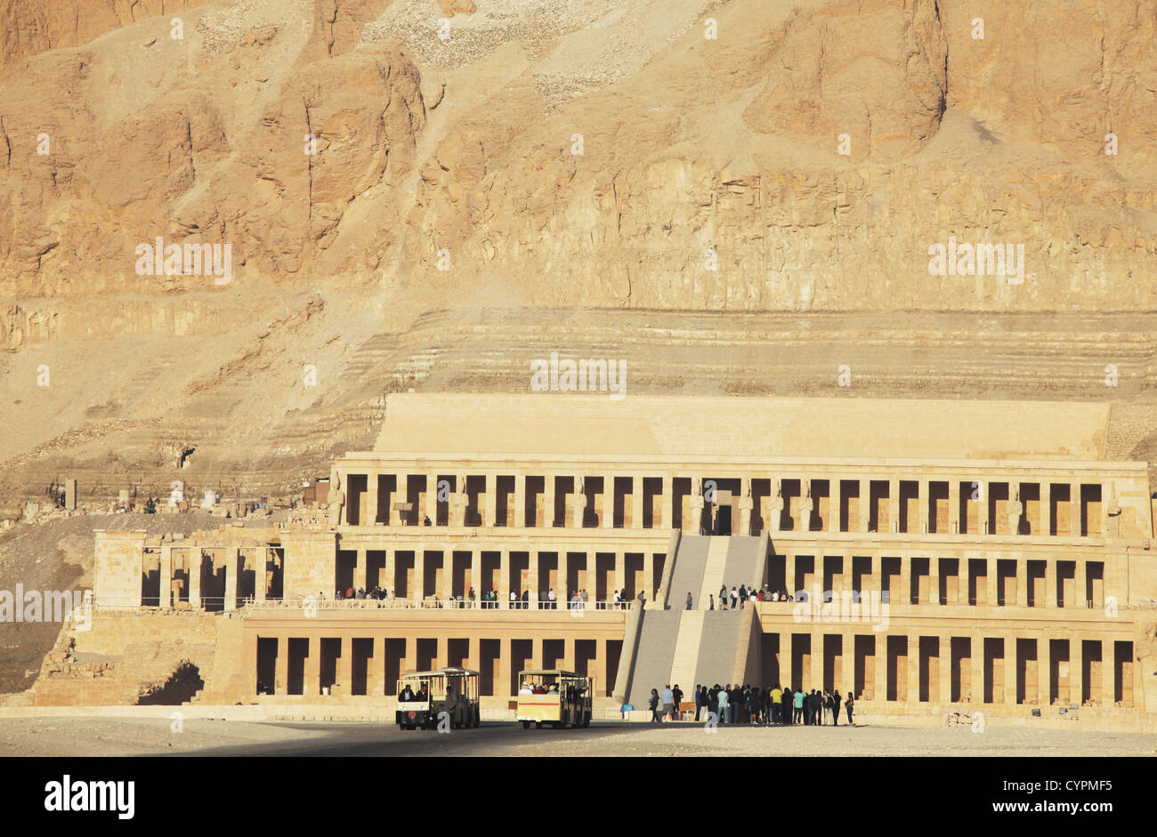 Luksor hi-res stock photography and images - Alamy