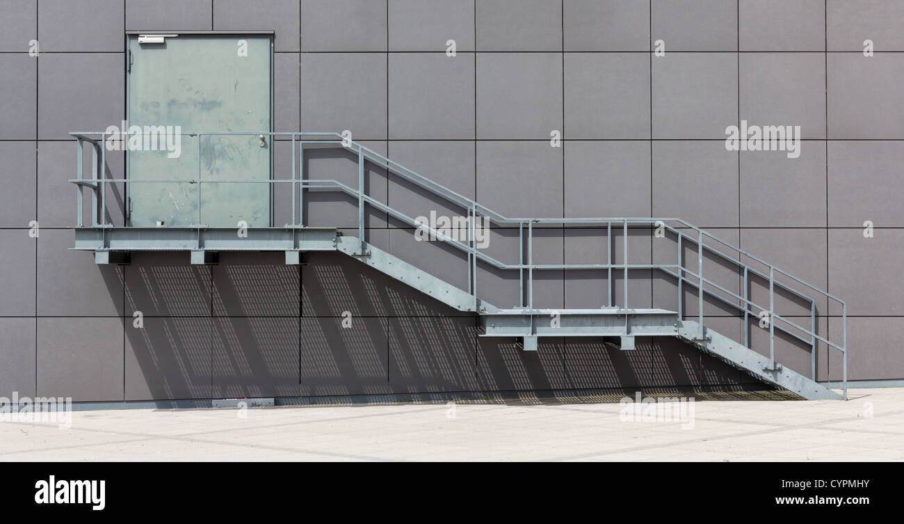 External fire escape staircase hi-res stock photography and images - Alamy
