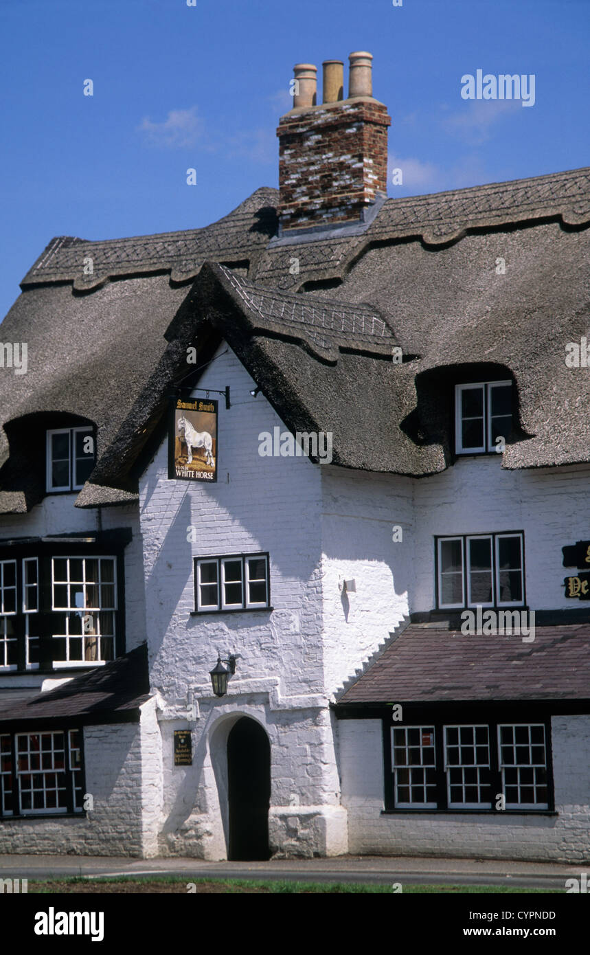 Large country pub with thatched roof, UK Stock Photo - Alamy