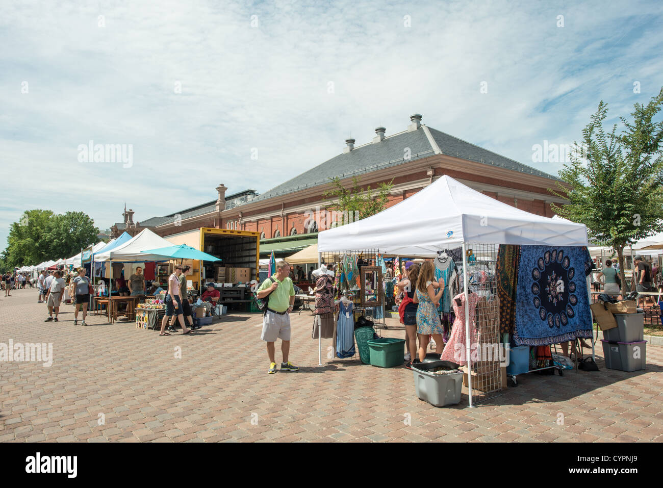 Vendors stalls outdoor market hi-res stock photography and images - Alamy