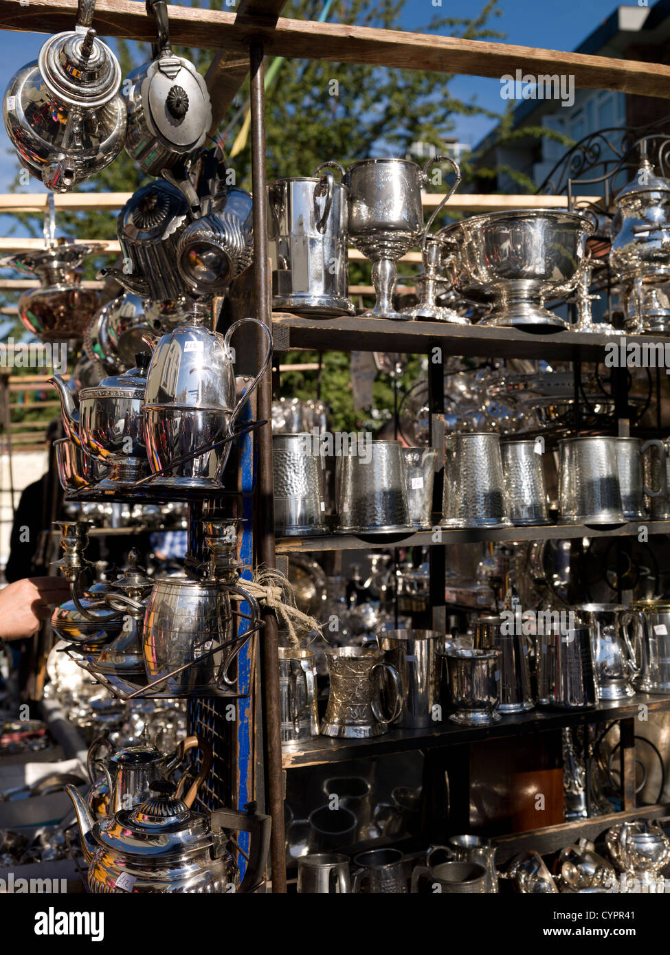 Portobello market silver stall hi-res stock photography and images - Alamy