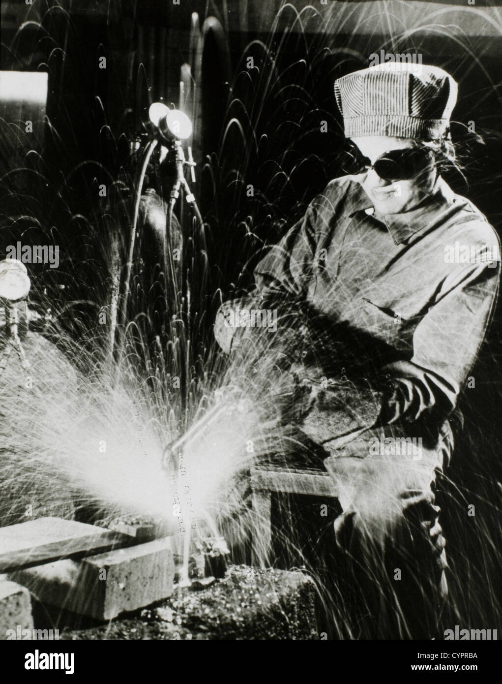 Woman Welder During World War II, Circa 1942 Stock Photo - Alamy