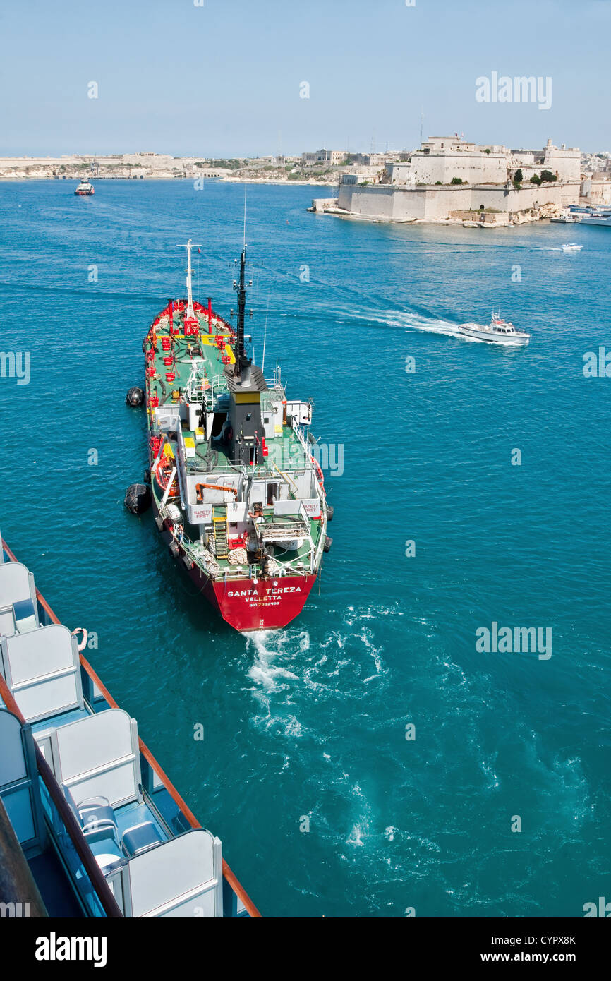 Refuelling ship hi-res stock photography and images - Alamy