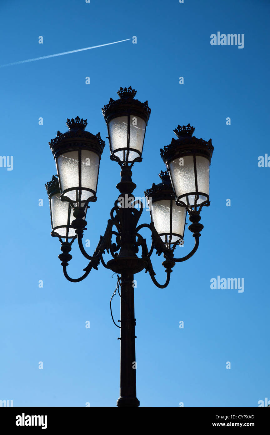 Modern lamppost street light hi-res stock photography and images - Alamy