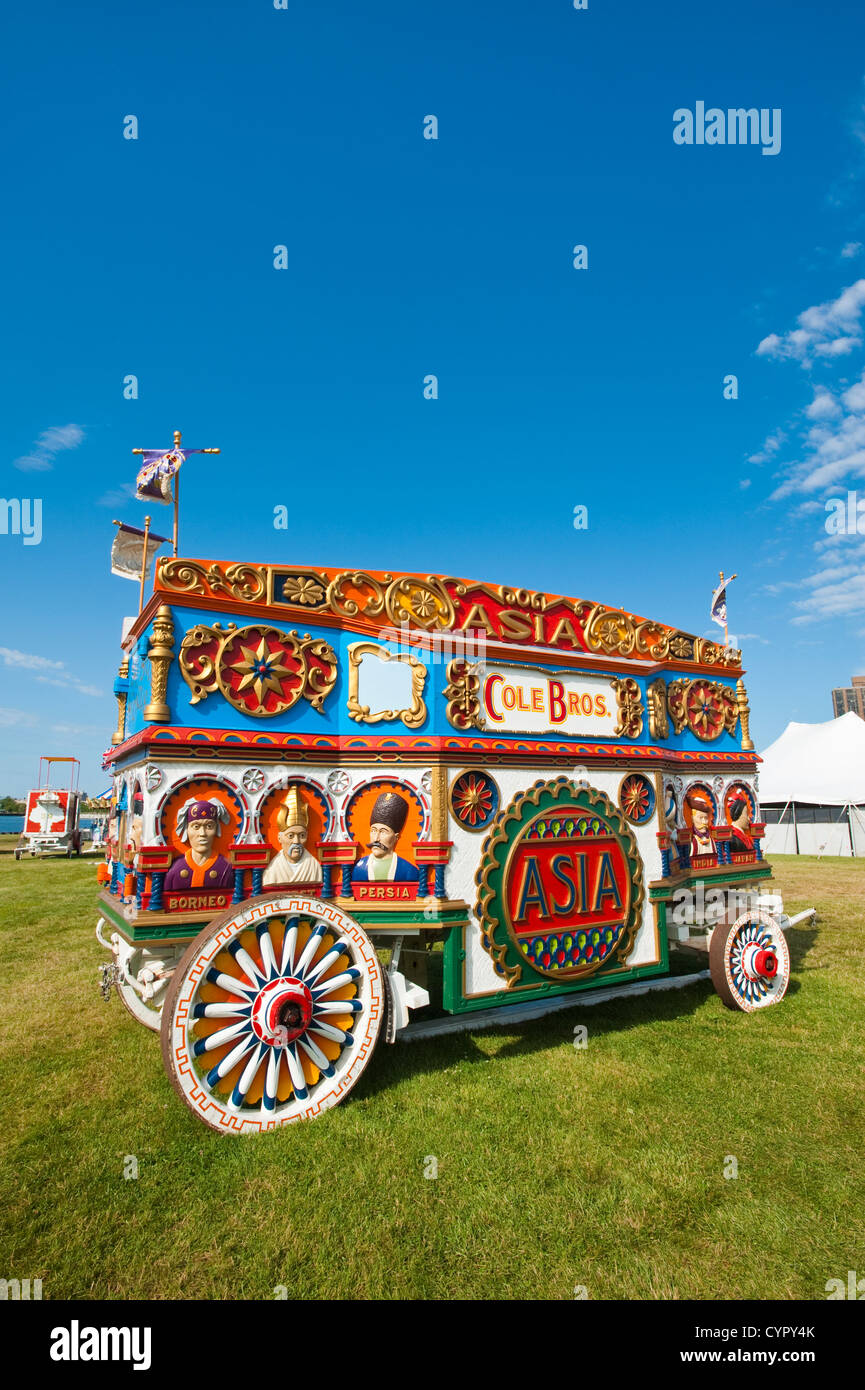 Circus wagons hi-res stock photography and images - Alamy