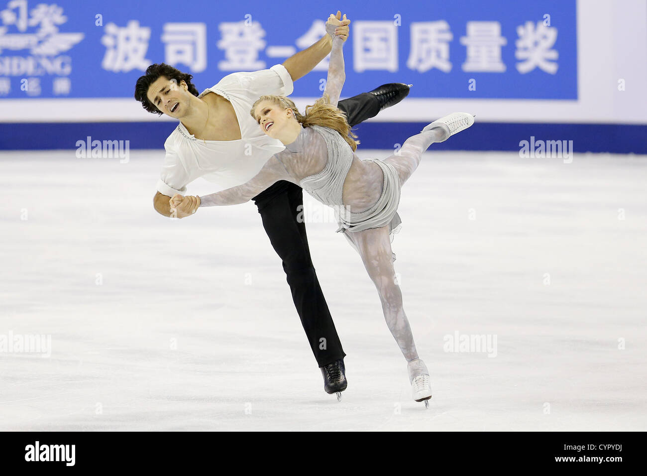 Kaitlyn Weaver, Andrew Poje (CAN), NOVEMBER 3, 2012 - Figure Skating : Kaitlyn Weaver and Andrew ...