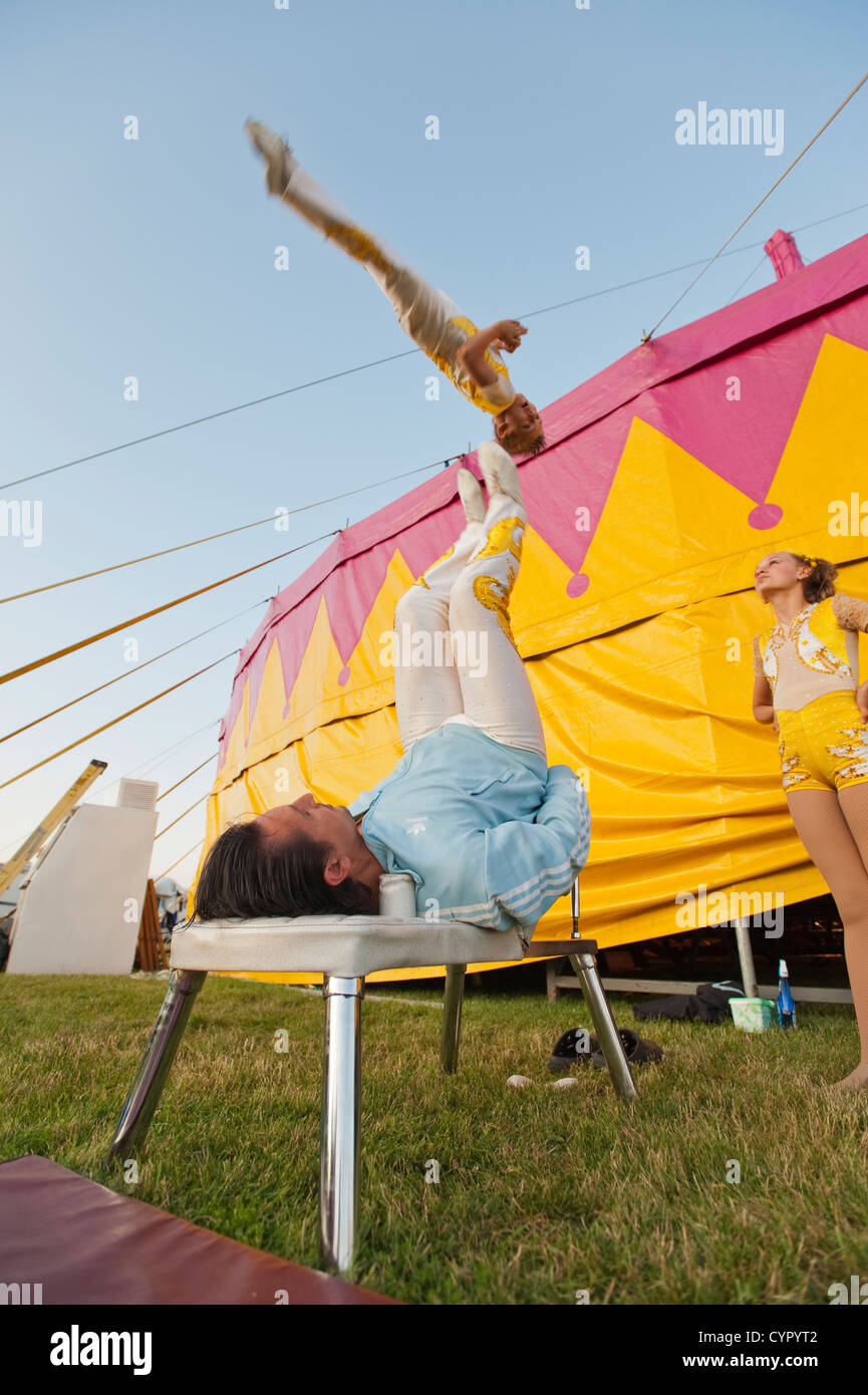 Circus performers hi-res stock photography and images - Alamy