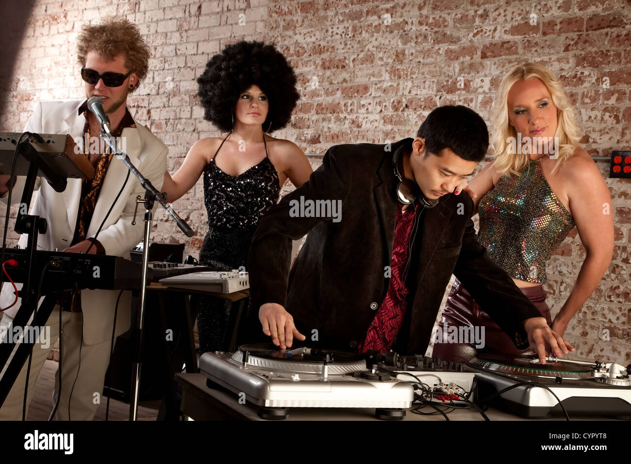 1970s disco girls hi-res stock photography and images - Alamy