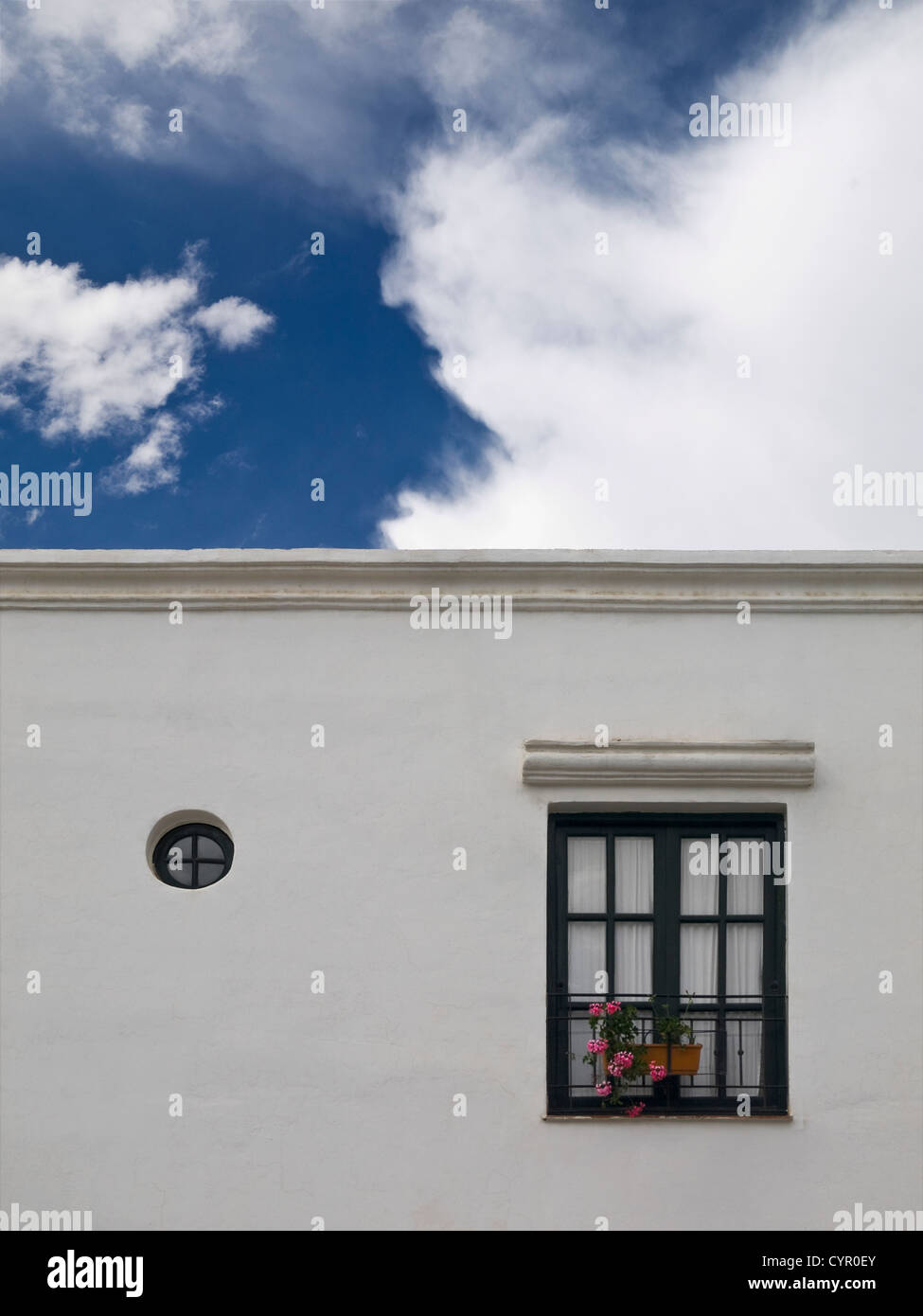 Simple facade hi-res stock photography and images - Alamy