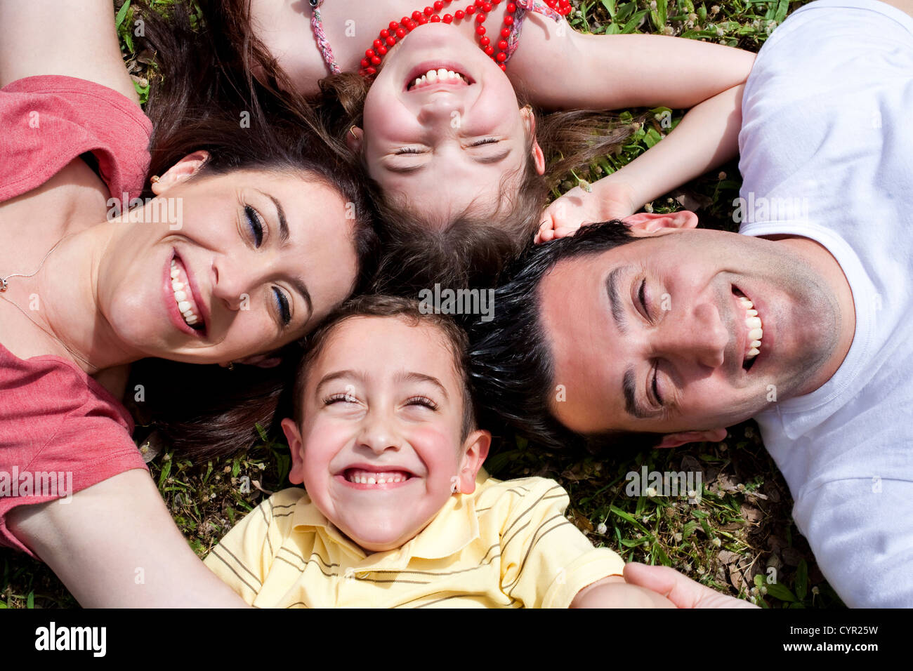 Family circle hi-res stock photography and images - Alamy