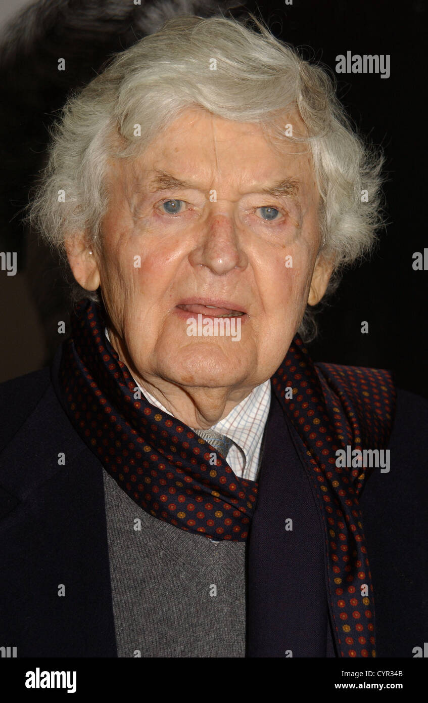 Nov. 8, 2012 - Hollywood, California, U.S. - Hal Holbrook .attends the ...