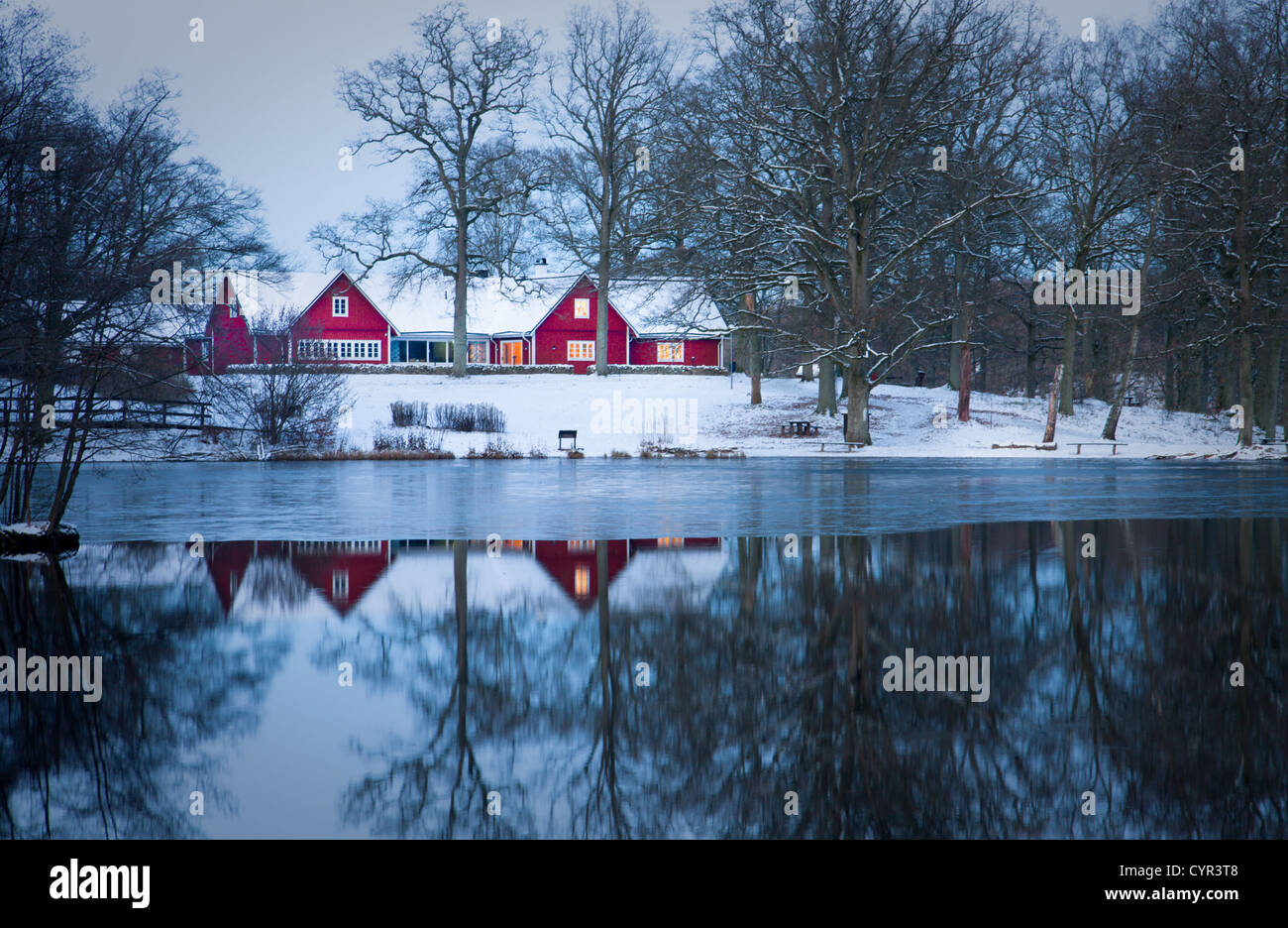 White building near lake hi-res stock photography and images - Alamy