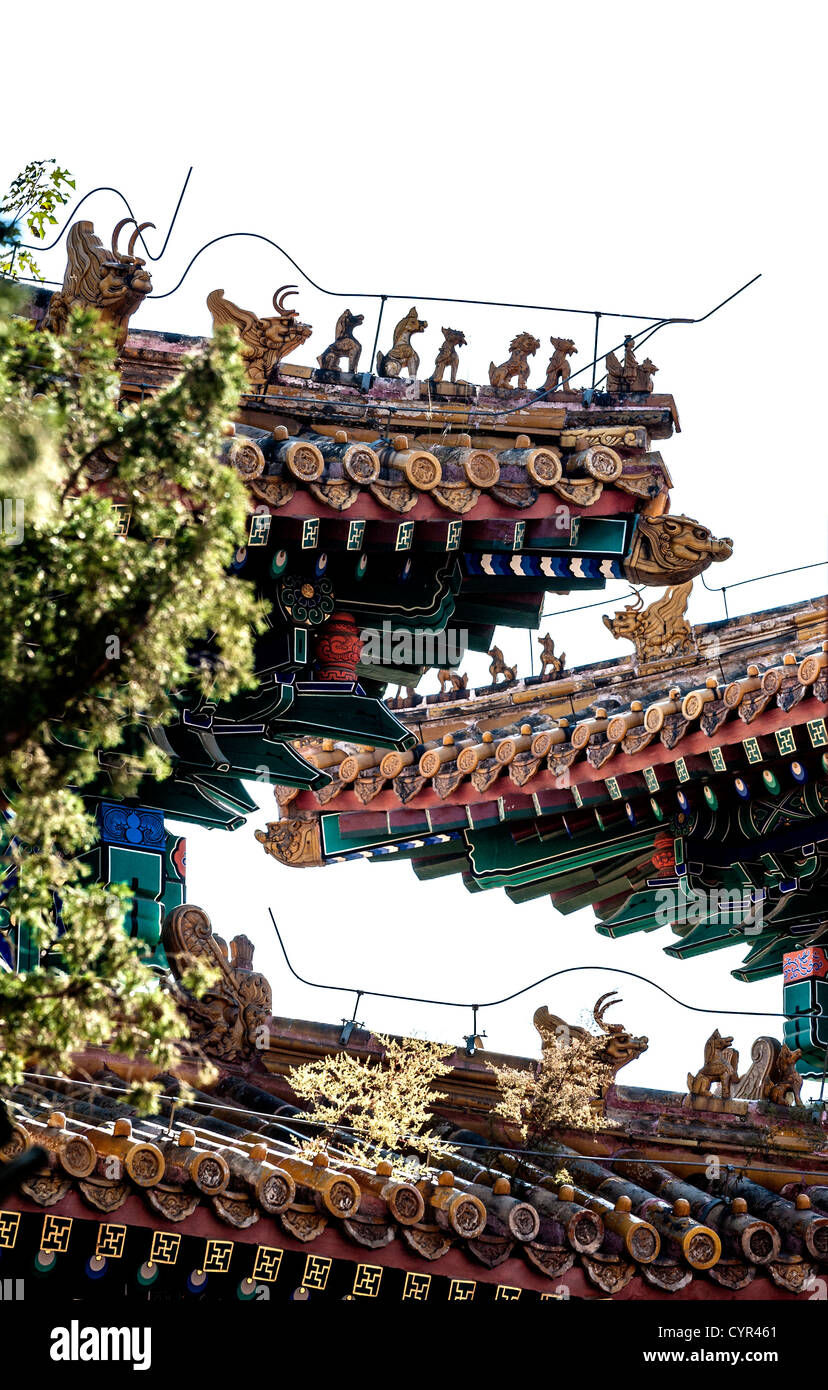 Traditional eaves design at the Chinese buildings Stock Photo - Alamy
