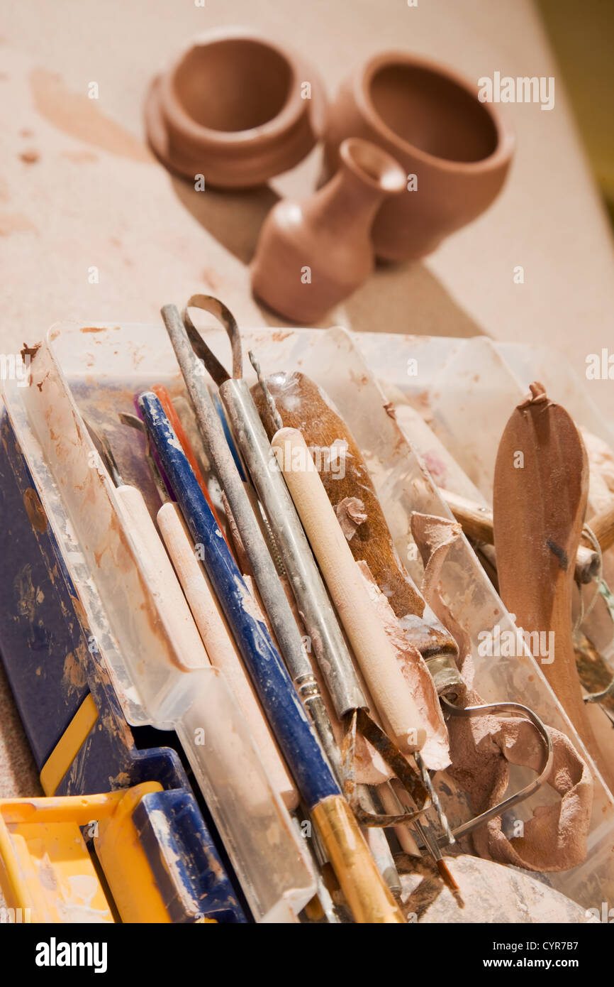 Finished clay pots hi-res stock photography and images - Alamy