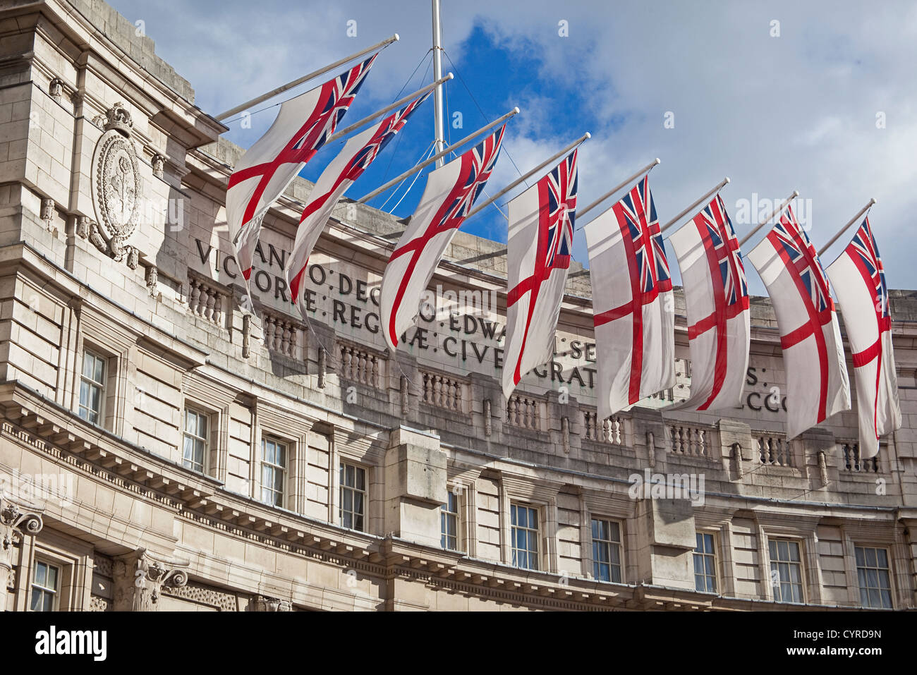 Mall flags hi-res stock photography and images - Alamy