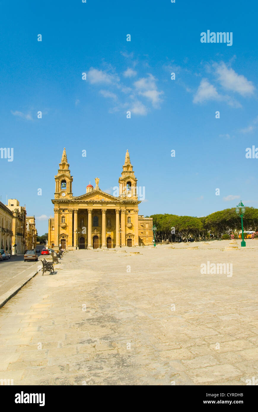 Courtyard church hi-res stock photography and images - Alamy