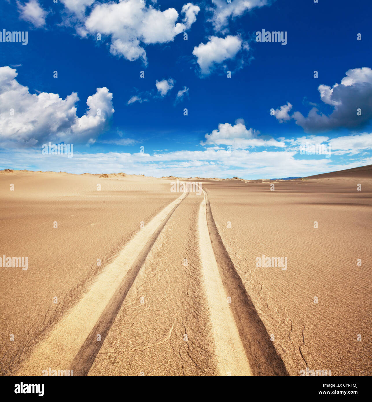 way in sand desert Stock Photo - Alamy