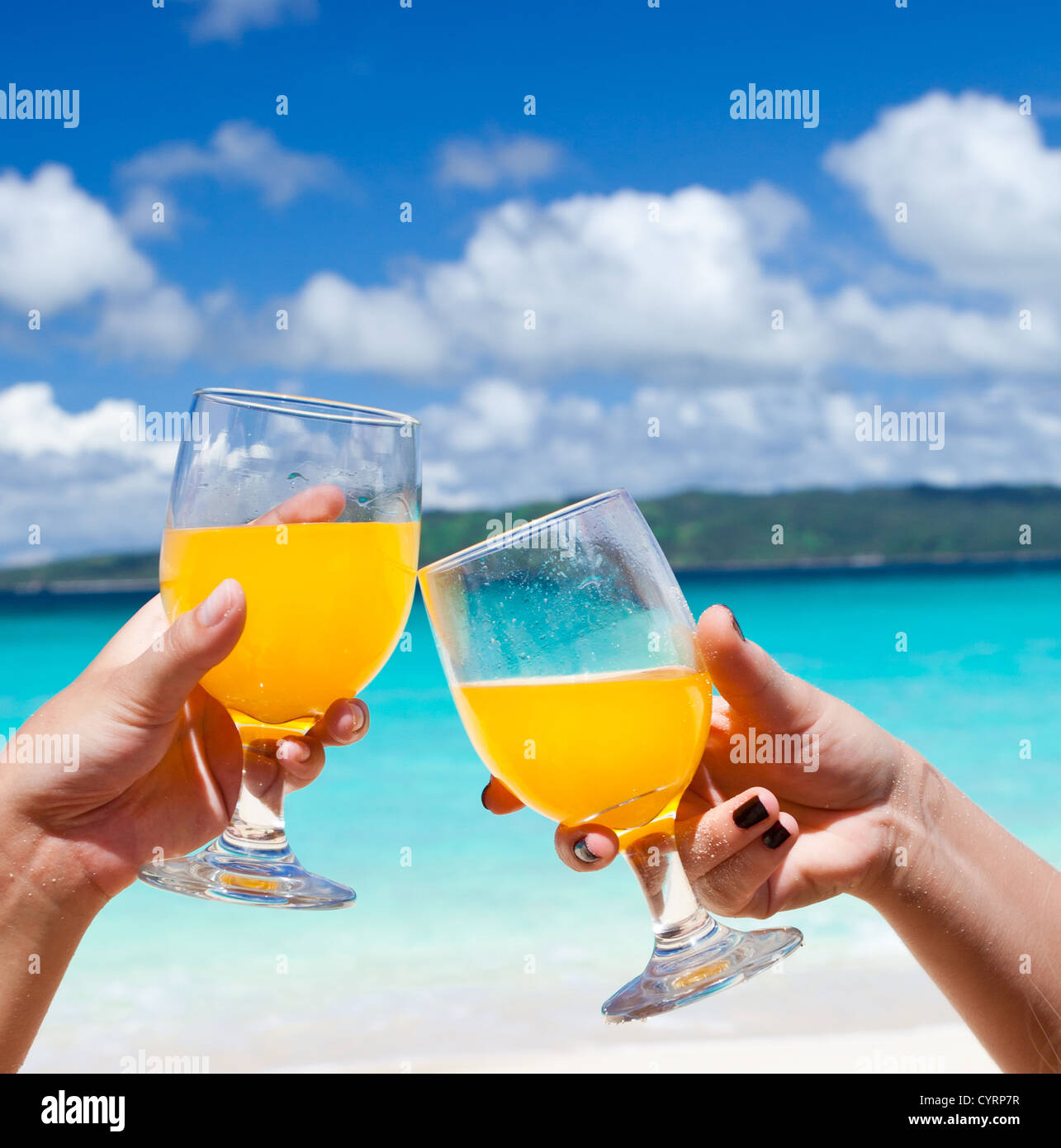 Coctail on beach hi-res stock photography and images - Alamy