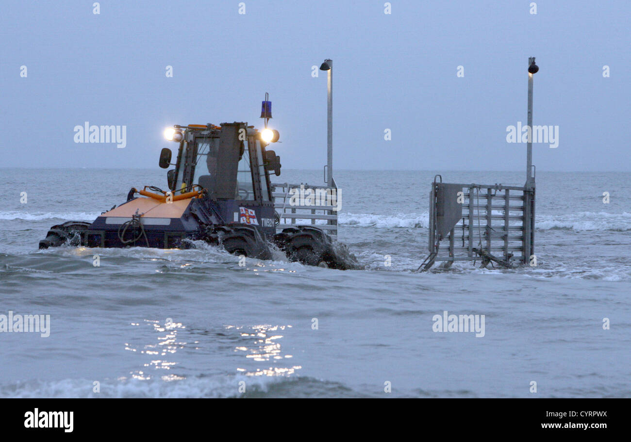 Rnli tractor hi-res stock photography and images - Alamy
