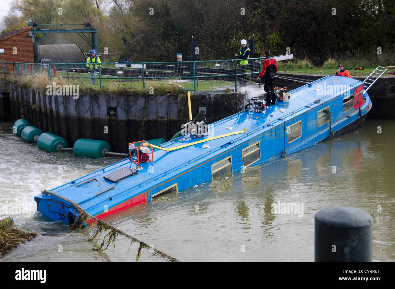 Recovery operation to rescue a sunken narrowboat Stock Photo - Alamy