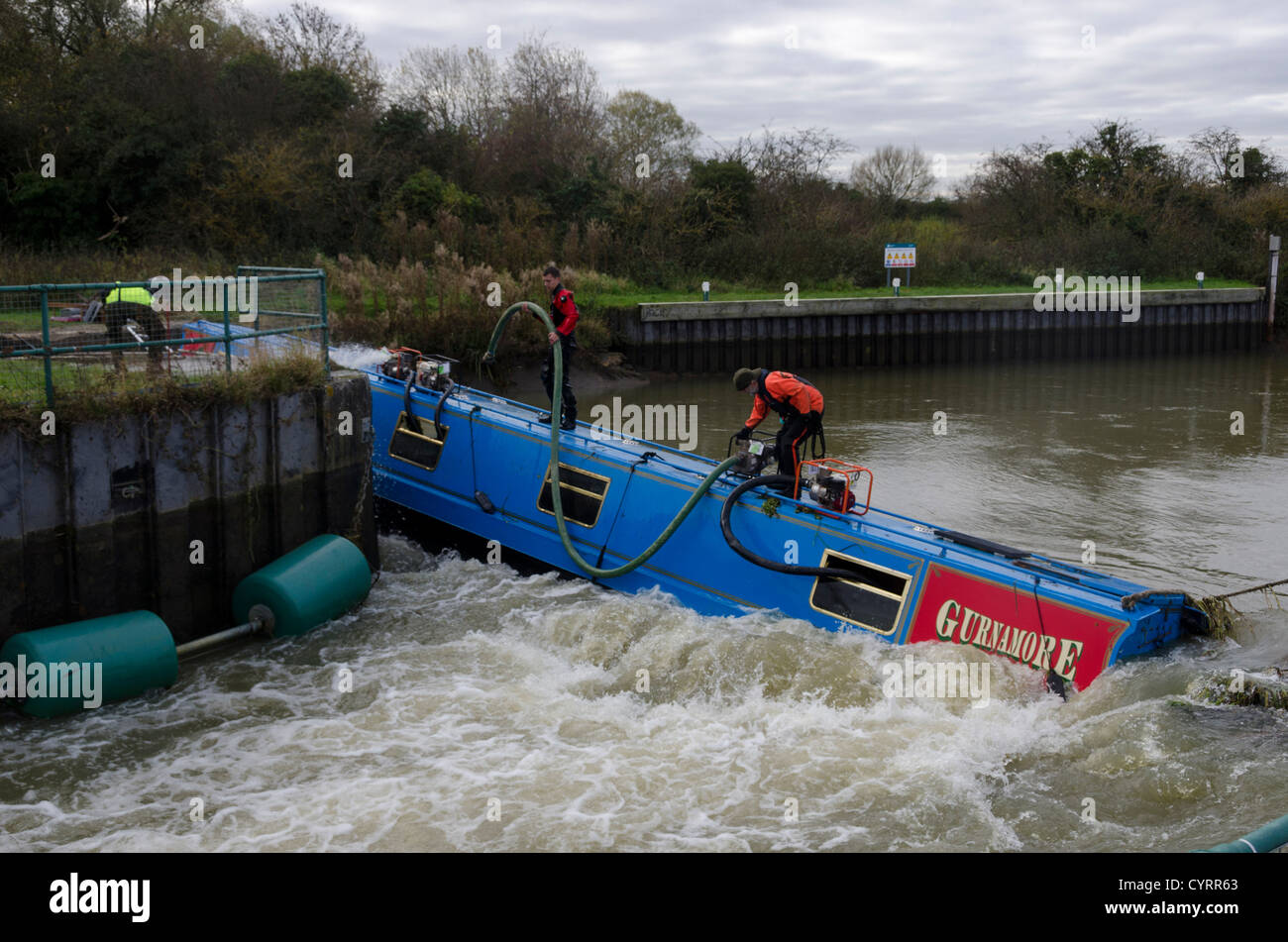 Recovery operation to rescue a sunken narrowboat Stock Photo - Alamy