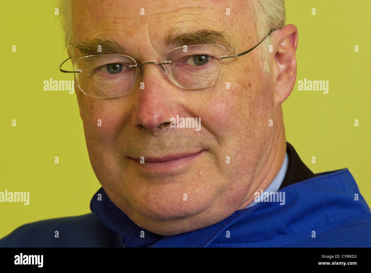 Sir Martin Evans British scientist discovered how to grow embryonic ...