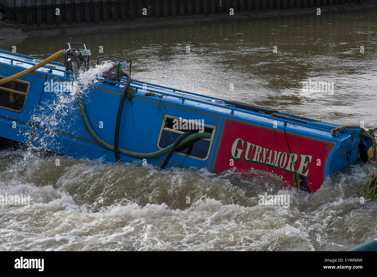 The Re-floating of the Narrowboat Gurnamore at the second attempt ...