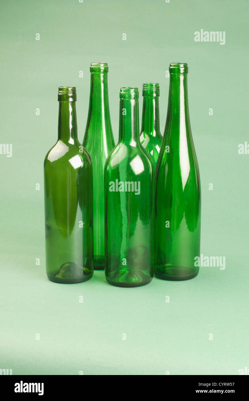 Bottles in neat lines or rows hi-res stock photography and images - Alamy