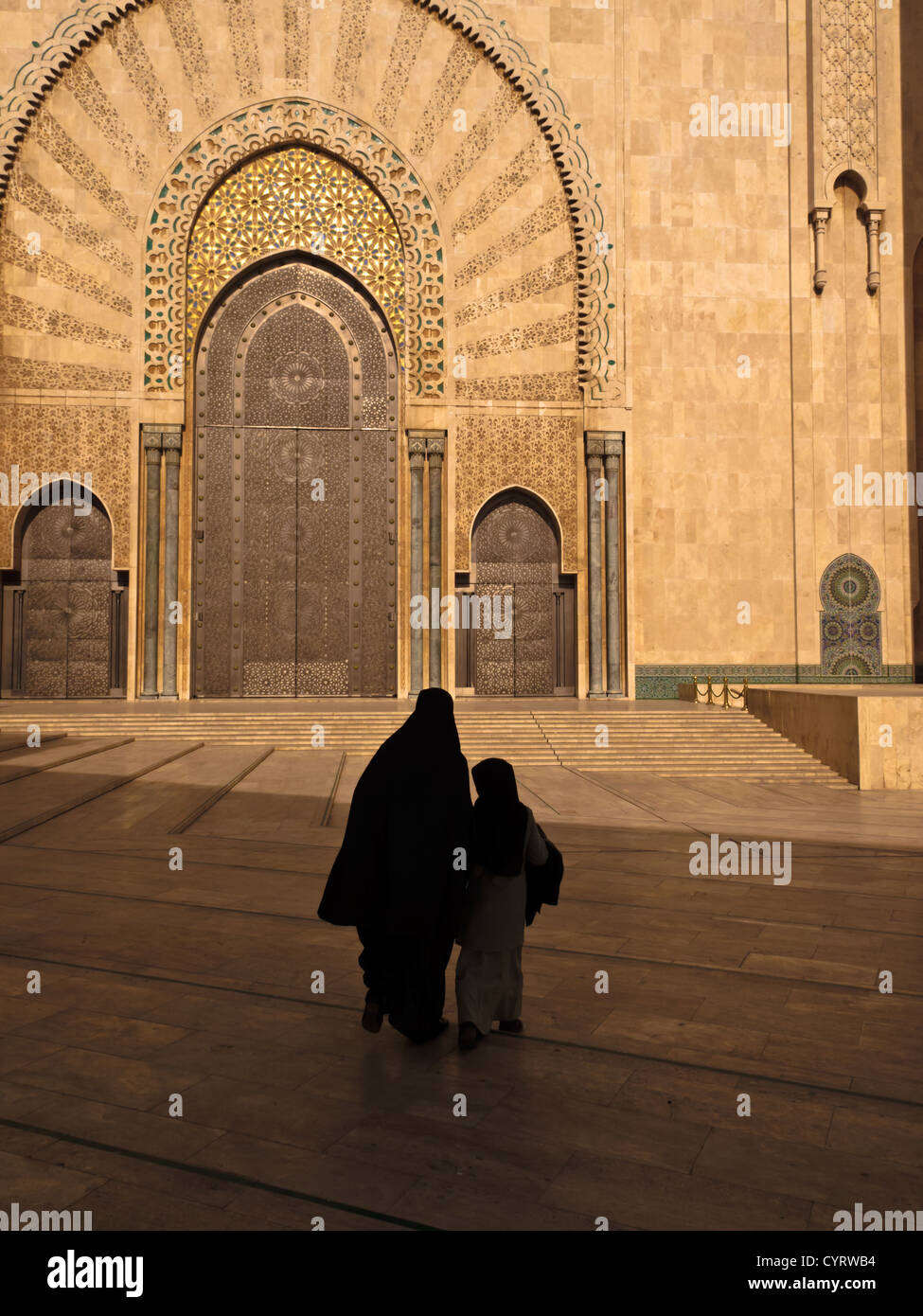 Girl in burka silhouette hi-res stock photography and images - Alamy