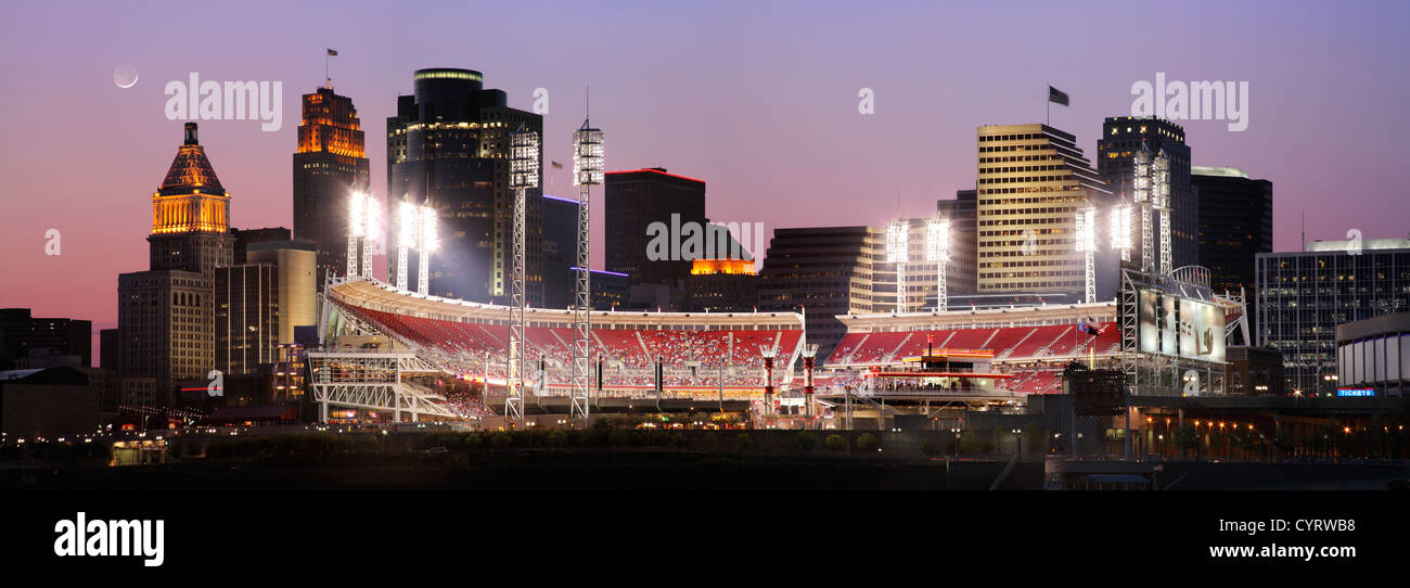 Ballpark at night hi-res stock photography and images - Alamy