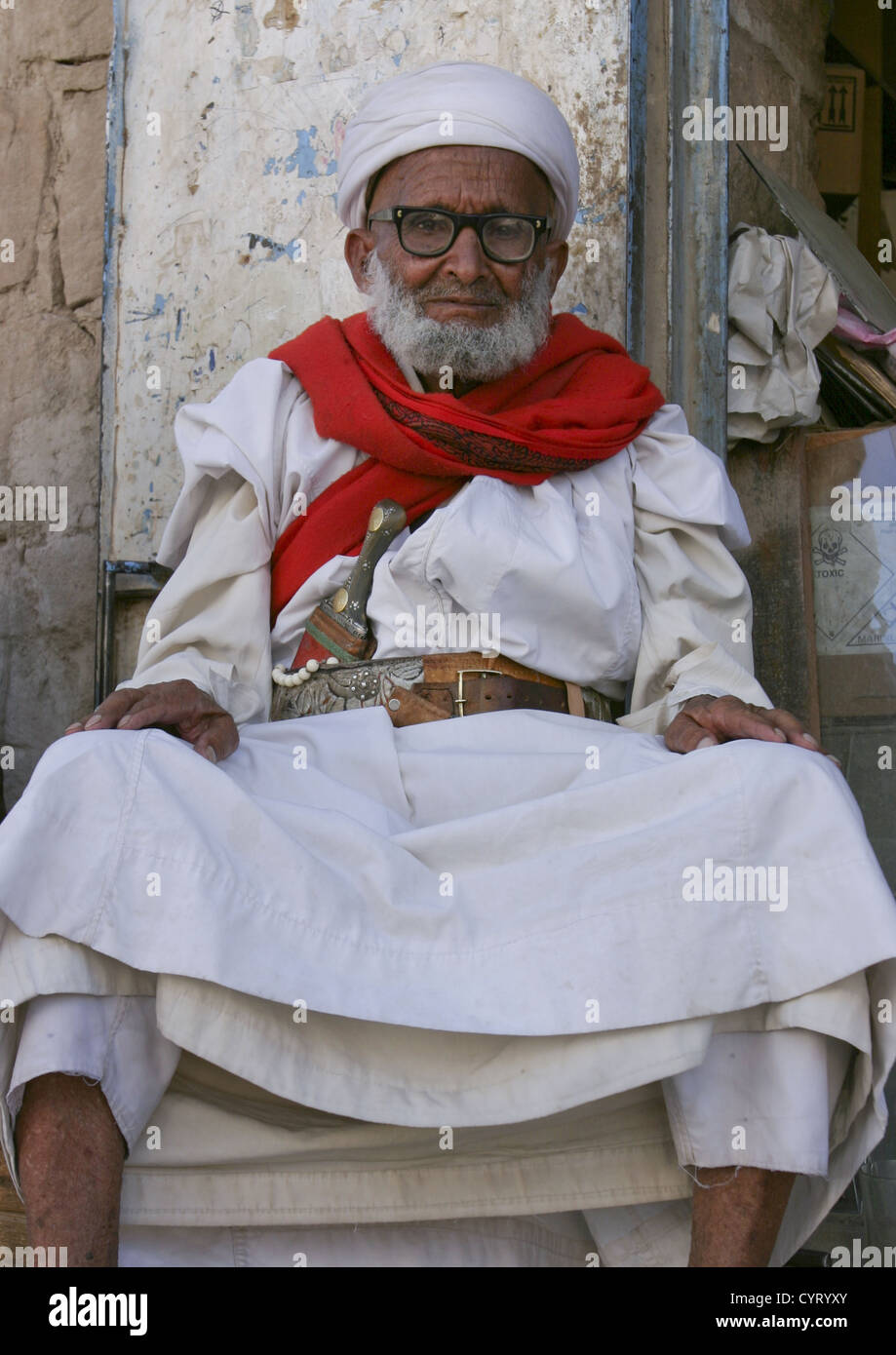 Traditional yemeni clothes hi-res stock photography and images - Alamy
